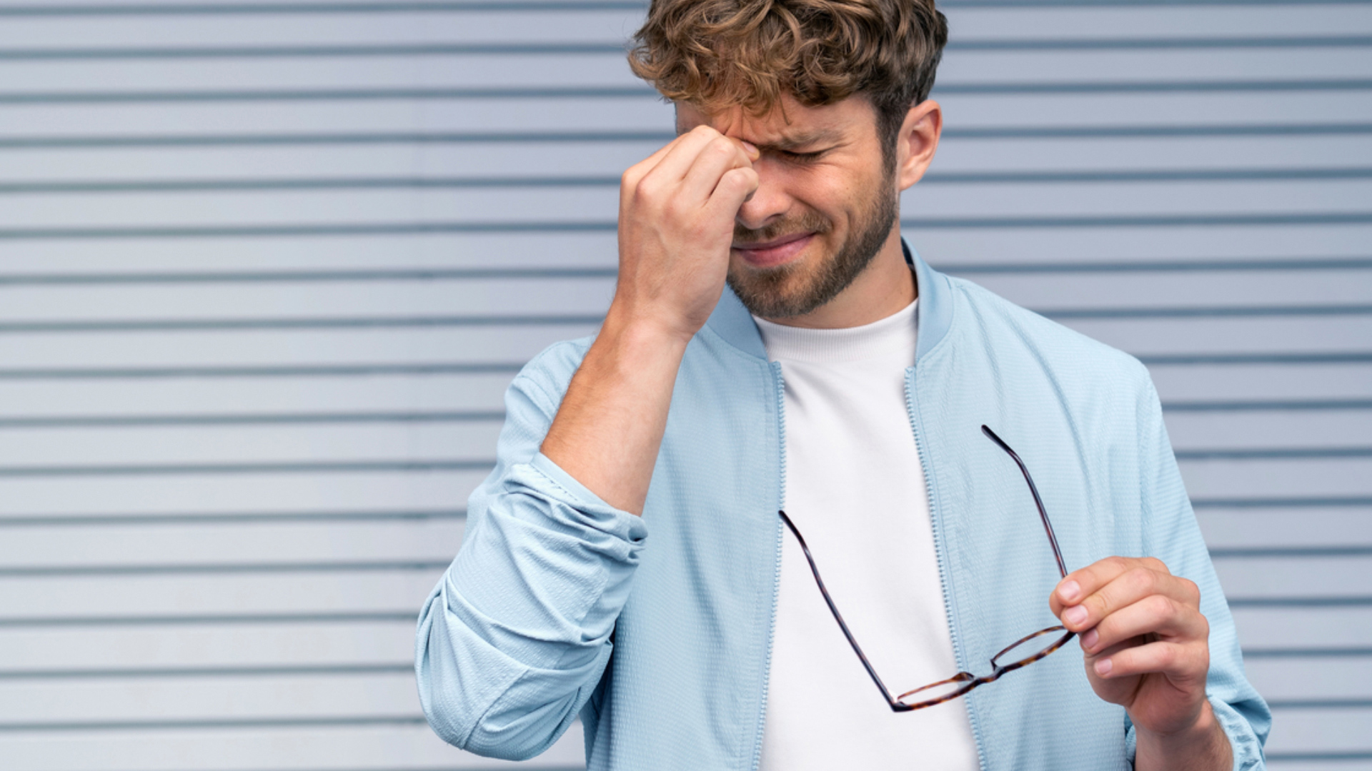 Vista cansada, cansaço e queimação nos olhos: quais são as causas e ...